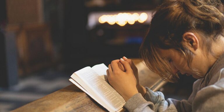 AA 24 Hours a Day: Sobriety Through Daily Commitment